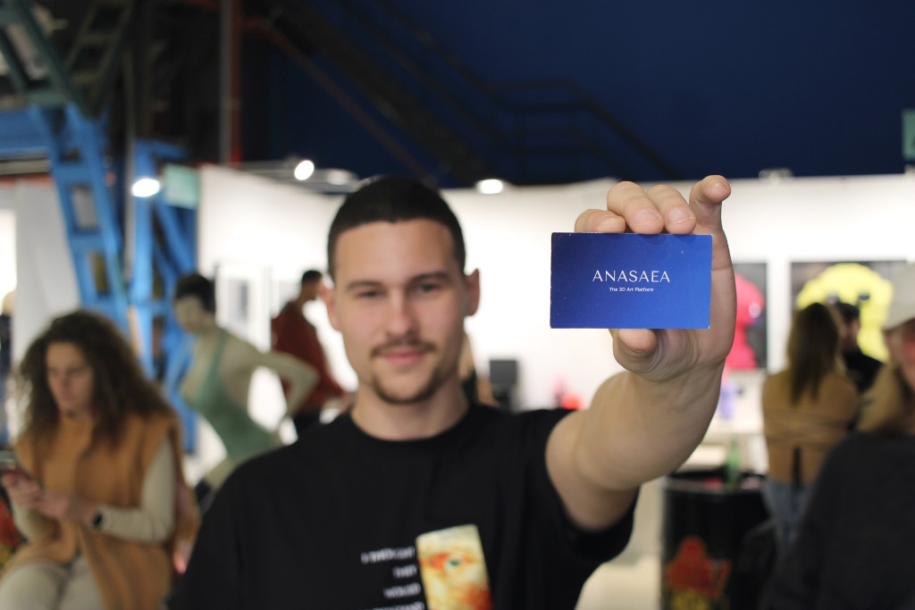 Adding videos to your 3D Space